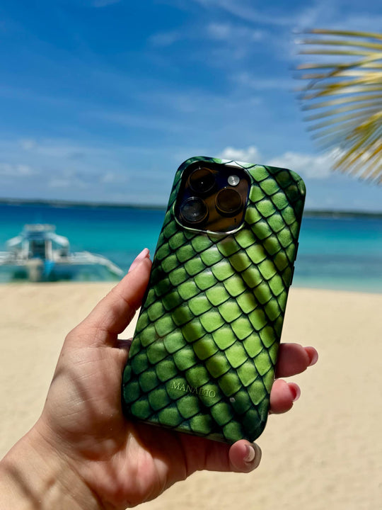 Unique, Stylish & Hand-Designed Phone Accessories | Manaddo